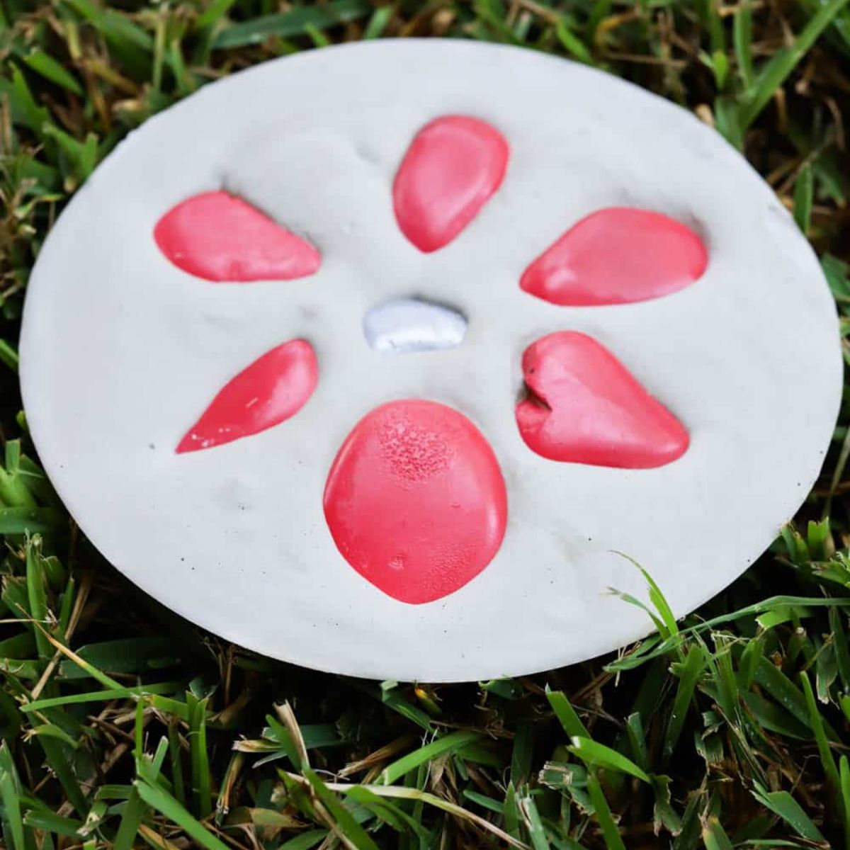 Crafts with Rocks or Pebbles the Family Will Enjoy Making