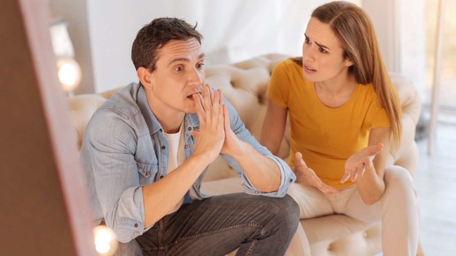 19 Clear Signs Someone Is Pulling Away From You